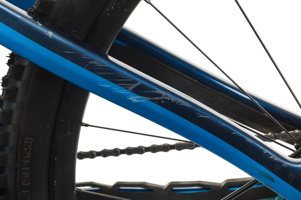 Pivot Shuttle LT Team XTR Mountain E-Bike - 2022 | The Pro's Closet