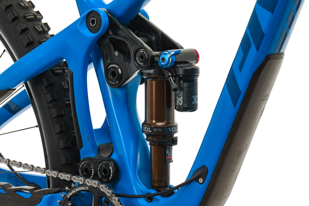 Pivot Switchblade XT/XTR 29 Mountain Bike - 2020 | The Pro's Closet