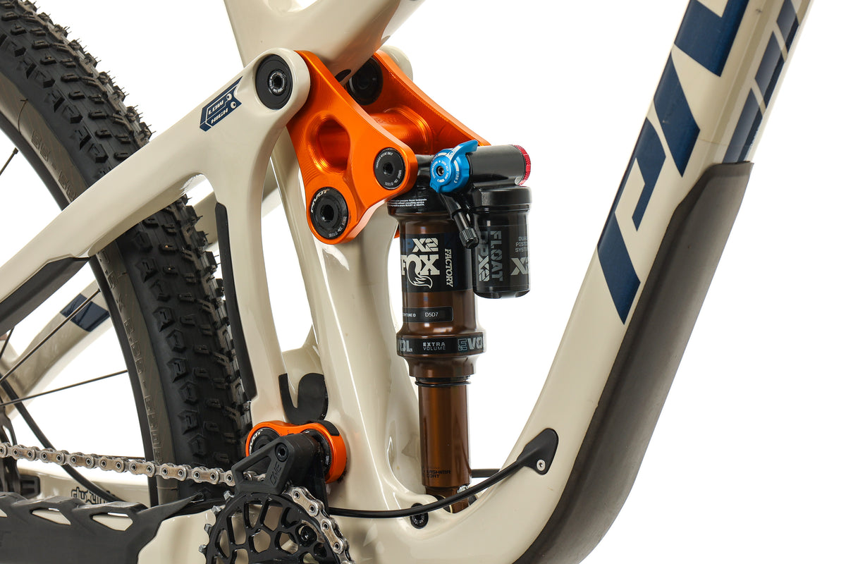 Pivot Switchblade Pro XT/XTR Mountain Bike - 2021, Small | The Pro's ...