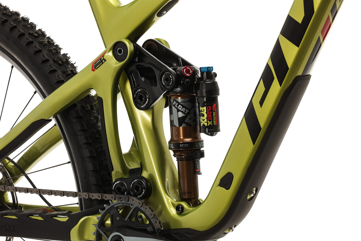 Pivot Switchblade Pro X0 Eagle Mountain Bike - 2023, Large | The Pro's ...