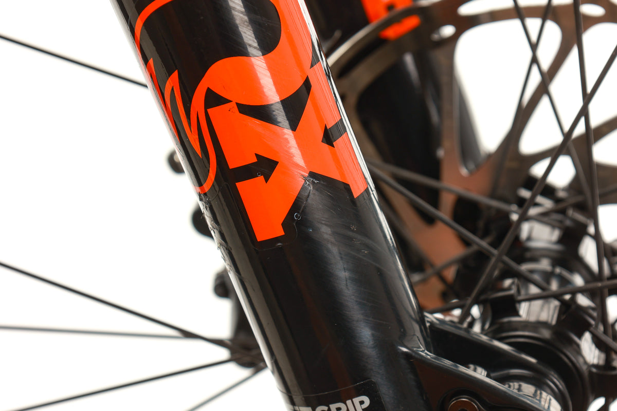 Rocky Mountain Pipeline Carbon 50 Mountain Bike | The Pro's Closet