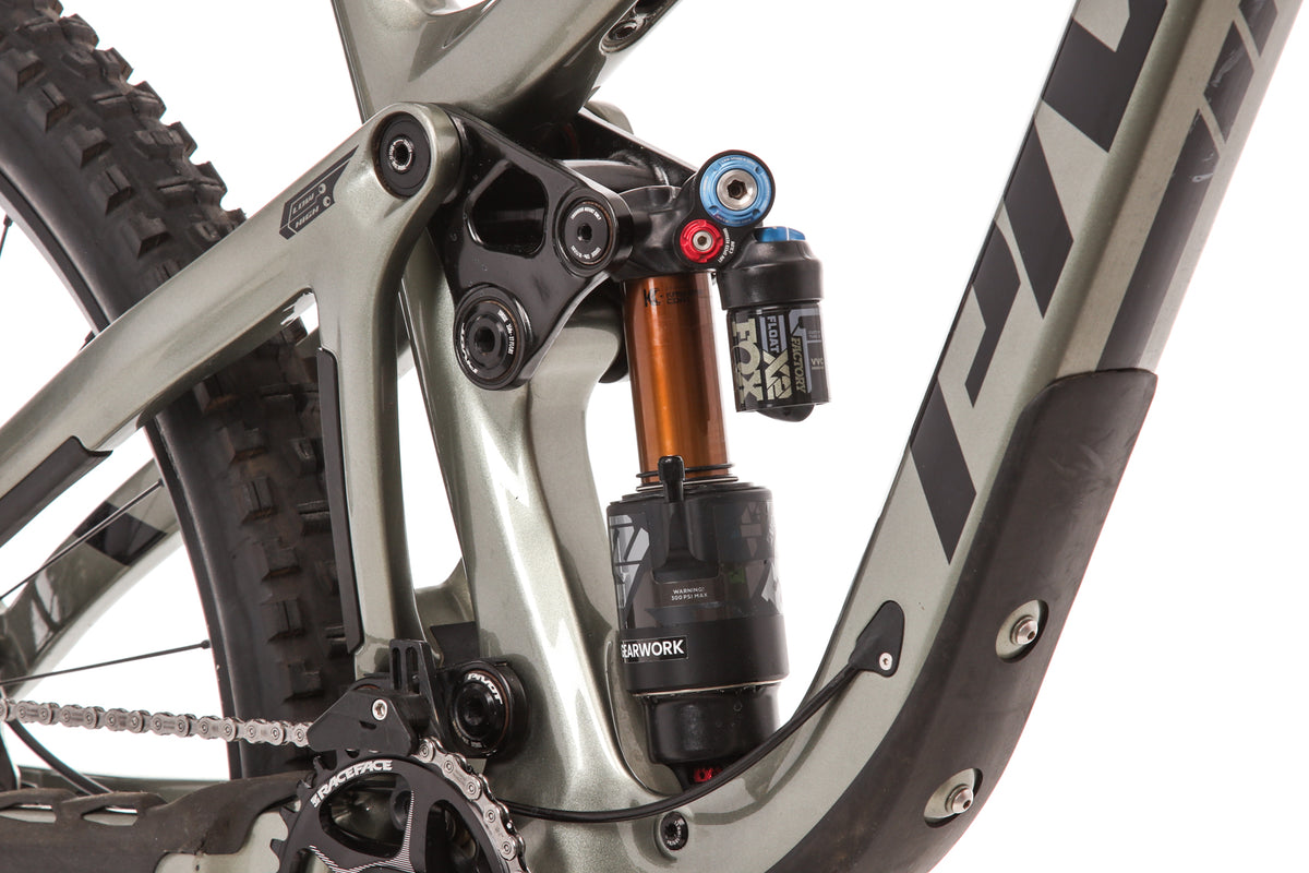 Pivot Firebird Pro XT/XTR Air Mountain Bike - 2022, Medium | The Pro's ...