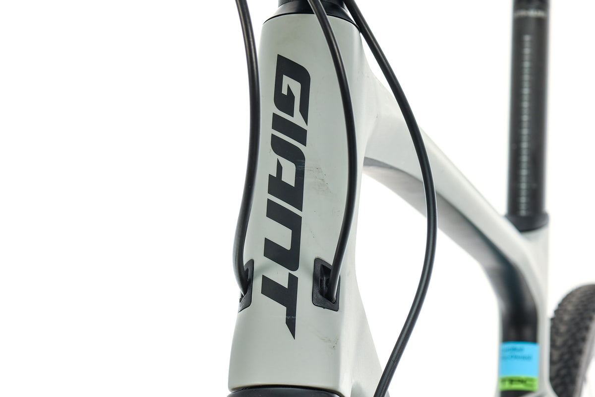 Giant Revolt Advanced 1 Gravel Bike - 2021, Large | The Pro's Closet ...