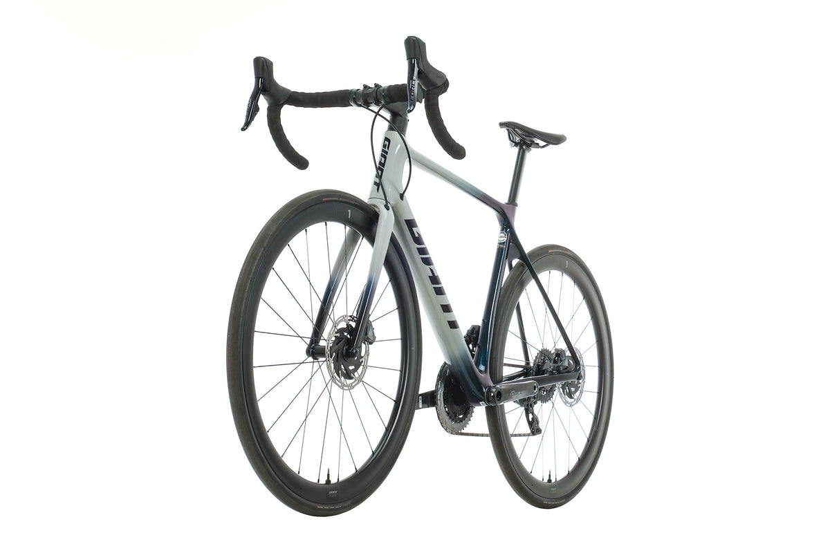 Giant TCR Advanced Pro Disc 0 AR Road Bike - 2022, Med/Large | The Pro ...