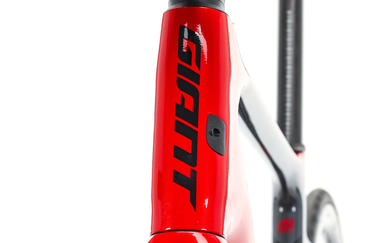 Giant Defy Advanced Pro 1 Force Road Bike - 2020, Medium | The Pro's ...