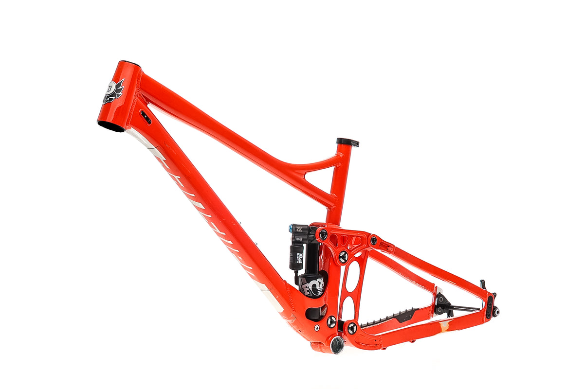 Banshee Titan Large Frame - 2019 | The Pro's Closet