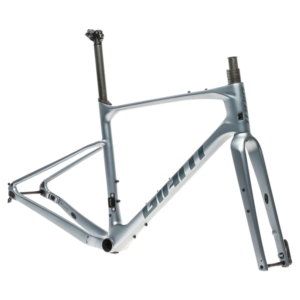 Giant Revolt Advanced Pro Medium Frameset - 2022 | The Pro's Closet ...