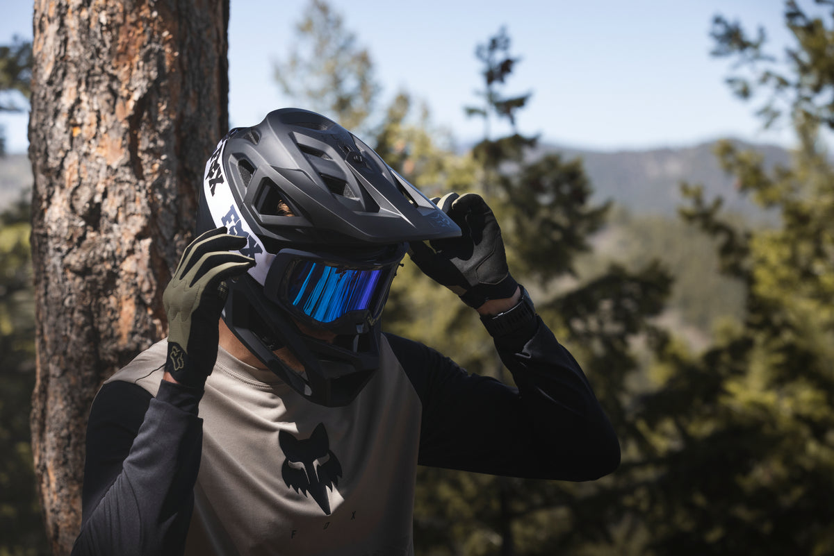 Fox Racing | Fox MTB Helmets, Apparel, Gear & More | The Pro's Closet