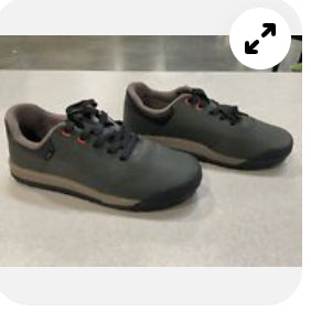 Specialized 2FO Roost Flat Synthetic Mountain Bi | The Pro's Closet