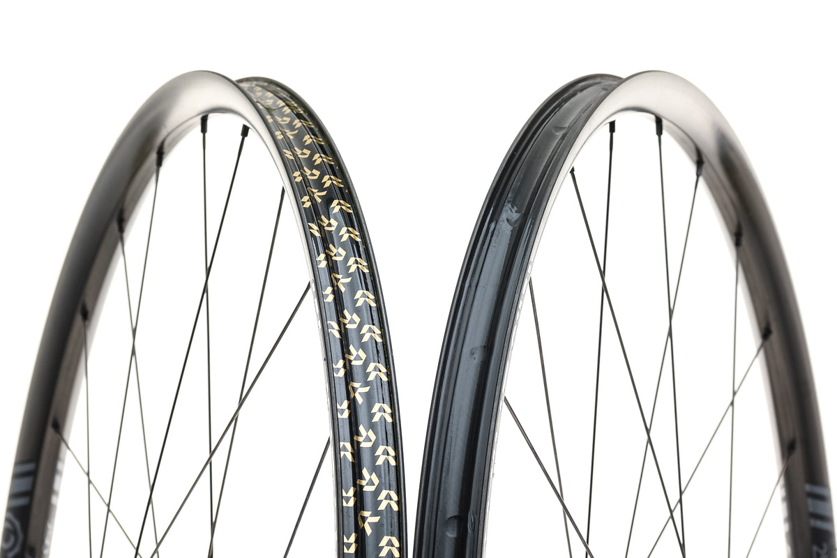Industry Nine UL250 Carbon Tubeless 700c Wheelset | The Pro's Closet ...