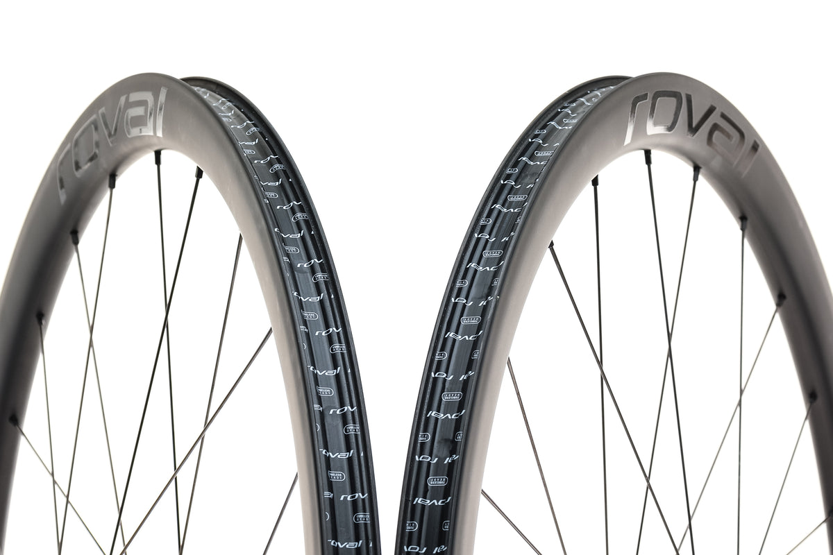 Roval C38 Carbon Tubeless 700c Wheelset | The Pro's Closet