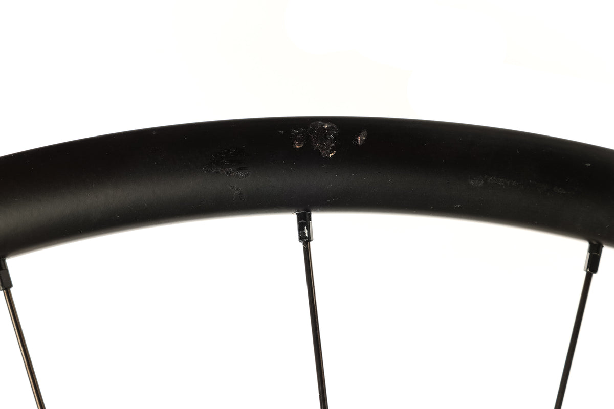 DT Swiss R470 Aluminum Tubeless 700c Wheelset | The Pro's Closet
