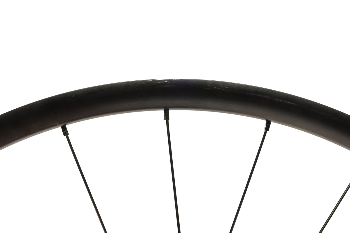 DT Swiss R470 Aluminum Tubeless 700c Wheelset | The Pro's Closet