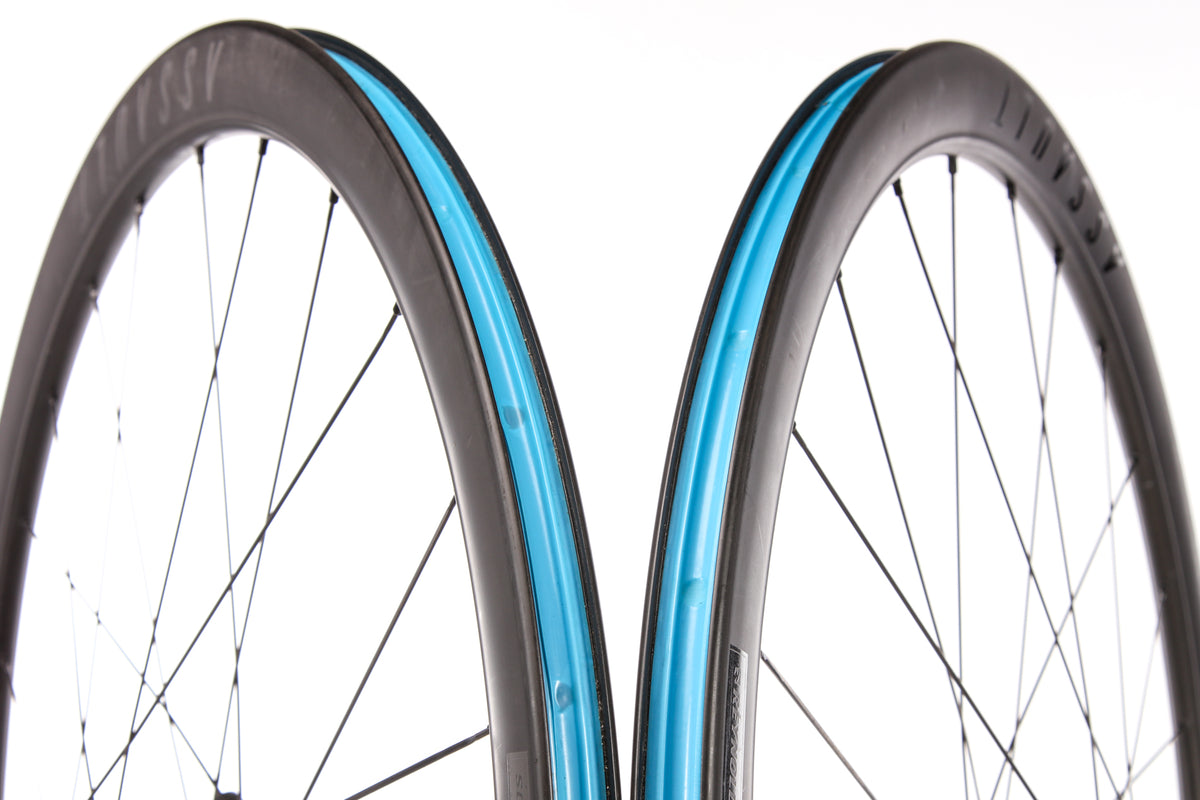 Reynolds Assault 41 Carbon Tubeless 700c Wheelset | The Pro's Closet ...