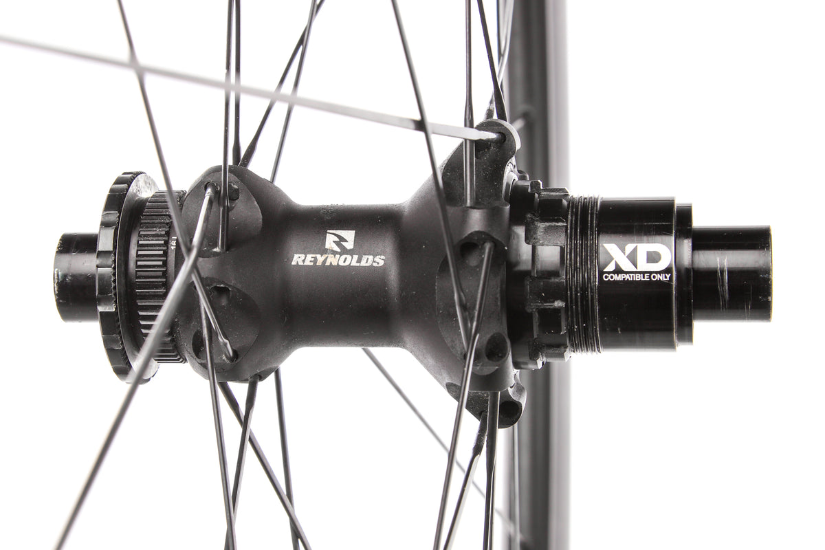 Reynolds Assault 41 Carbon Tubeless 700c Wheelset | The Pro's Closet ...