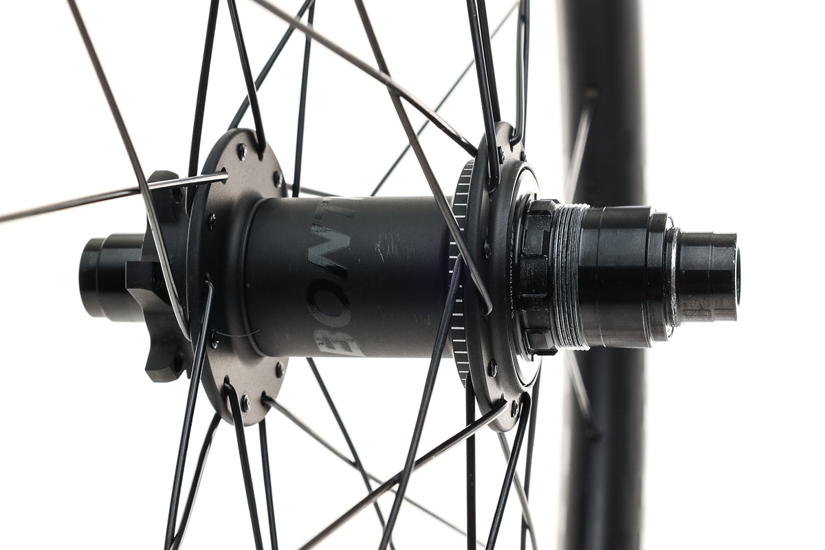 Bontrager Kovee Elite 30 Carbon Tubeless 29" Whe | The Pro's Closet