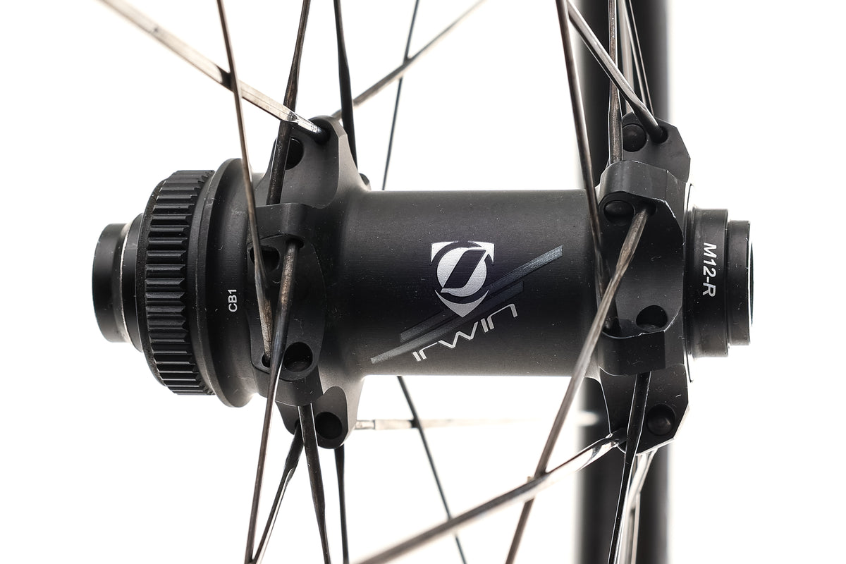 Irwin AON 40 Carbon Tubeless 700c Wheelset | The Pro's Closet