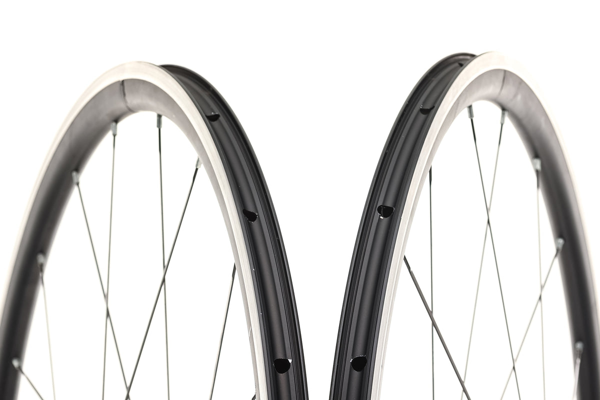 Mavic Cosmic Elite UST Aluminum Tubeless 700c Wh | The Pro's Closet