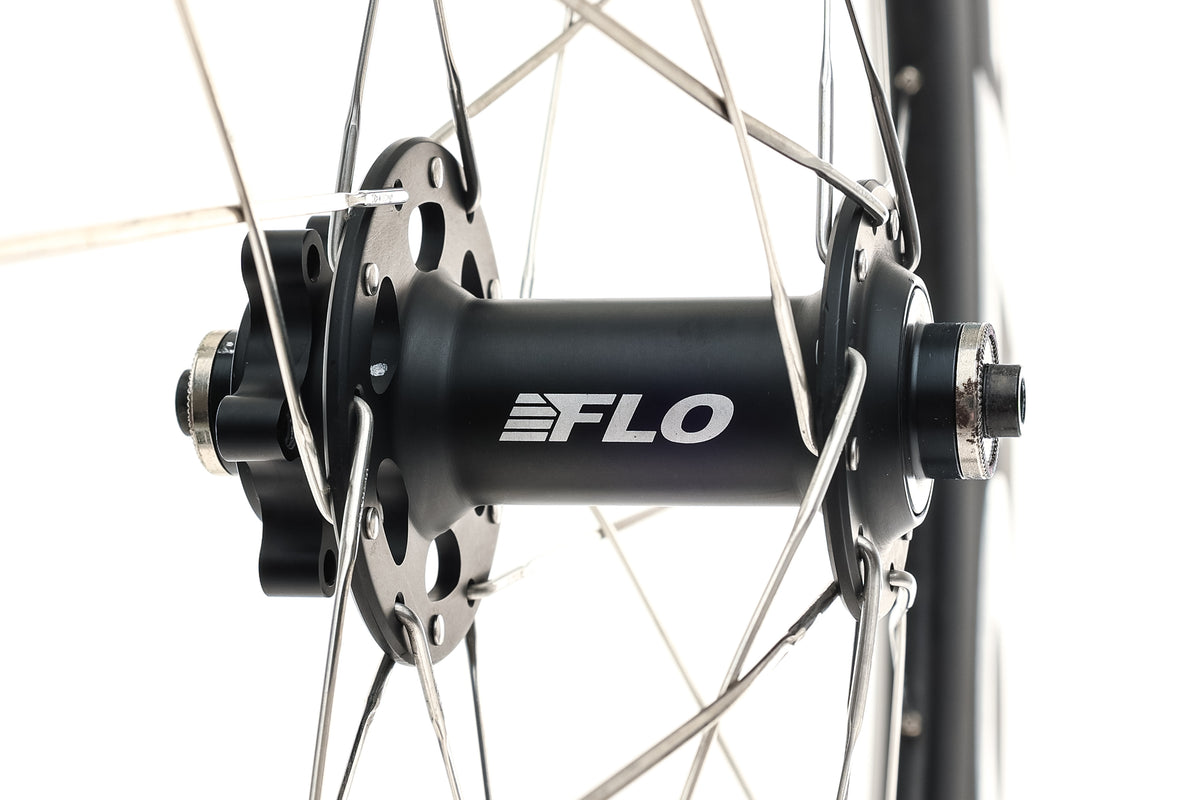 FLO 60/90 Carbon Tubeless 700c Wheelset | The Pro's Closet