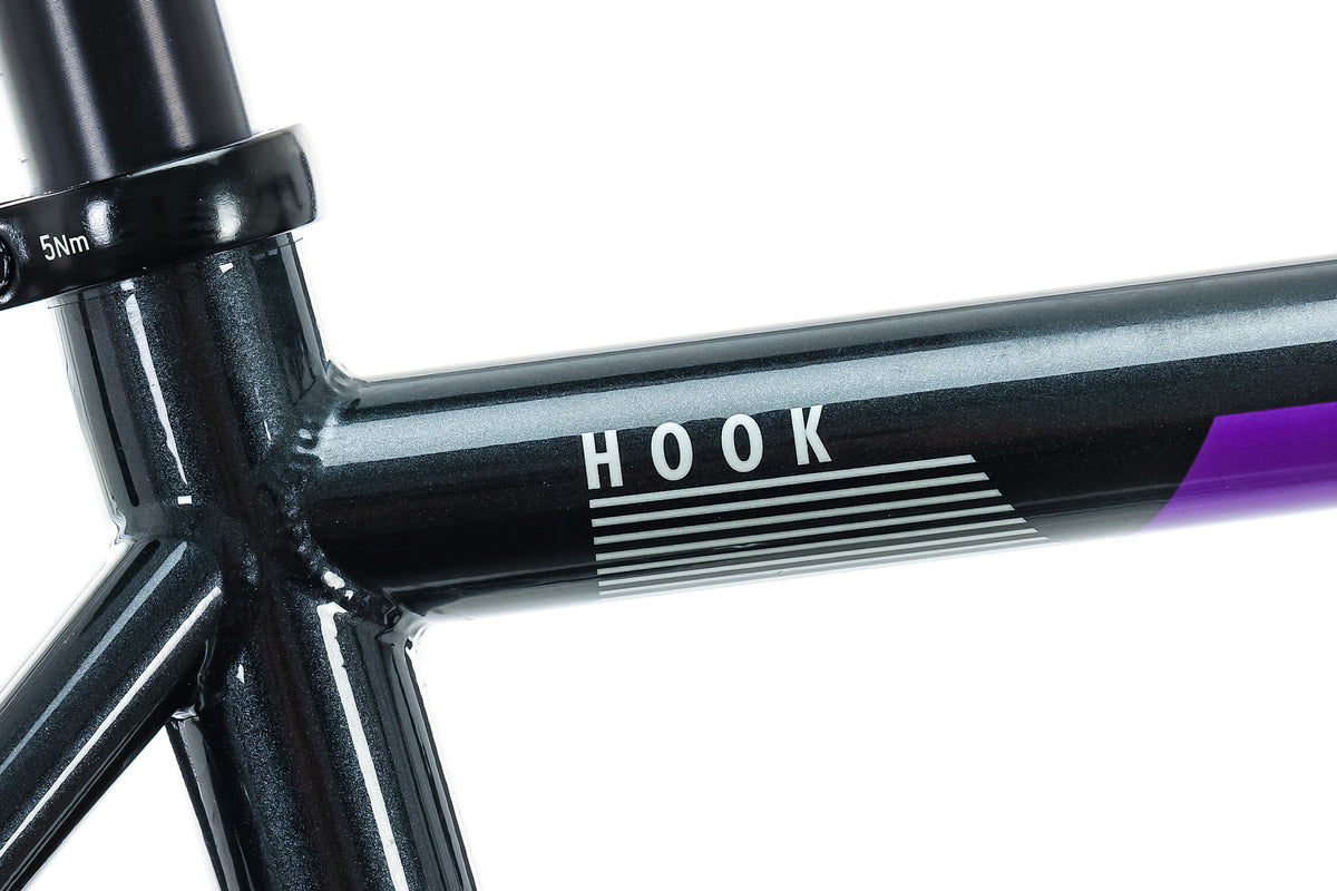 Bombtrack Hook Glossy Black Purple Gravel Bike - 2022, Medium | The Pro ...