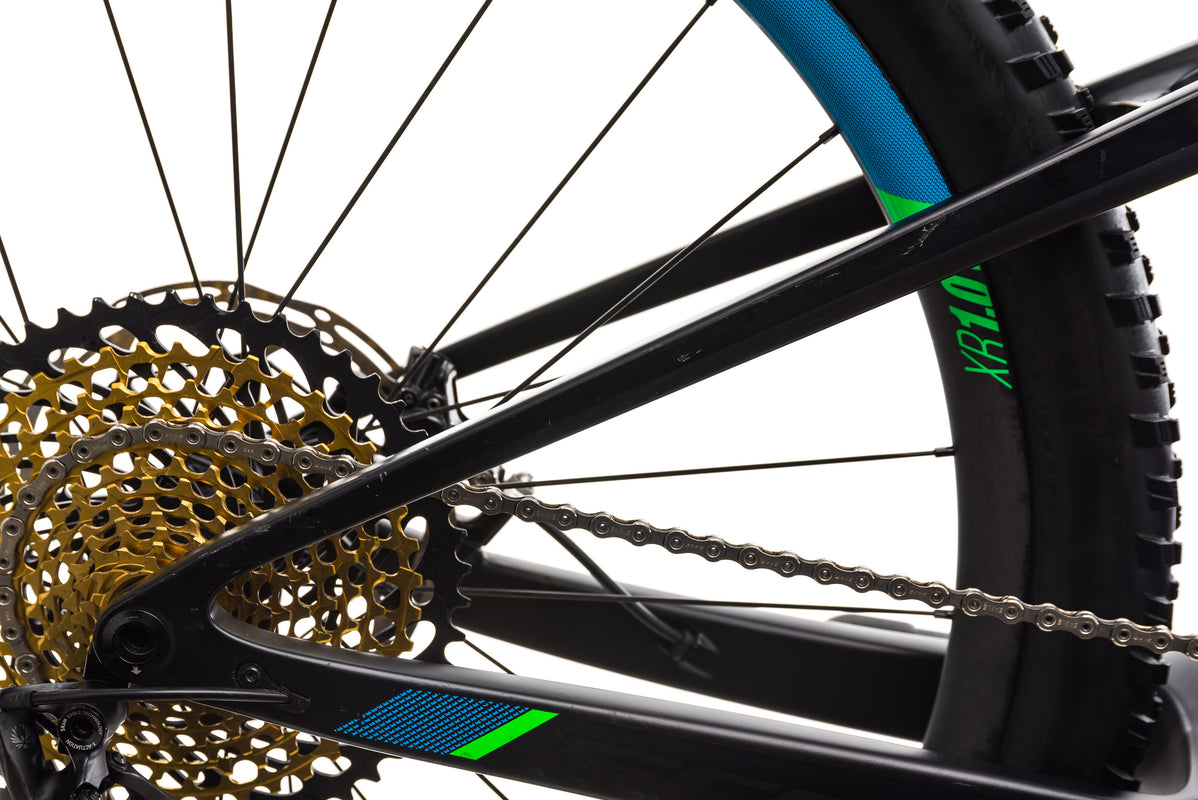 Scott Spark 700 Ultimate Mountain Bike - 2017, L | The Pro's Closet