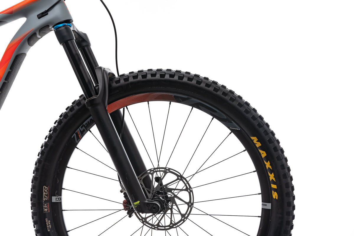 Giant Anthem Advanced 2 Mountain Bike - 2018, Medium | The Pro's Closet ...