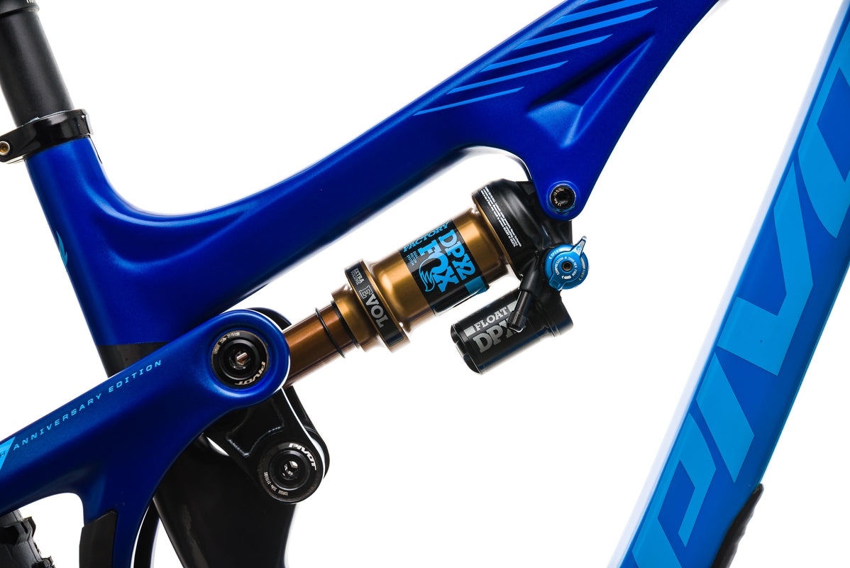 Pivot Mach 5.5 Carbon Mountain Bike - 2018, Small | The Pro's Closet – The Pro's Closet