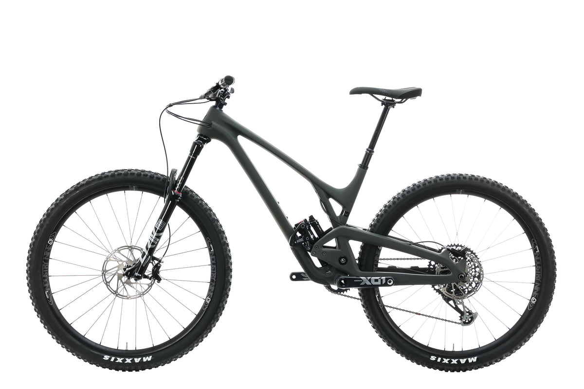 Evil Offering V2 X01 Hydra Mountain Bike 2022, Medium | Weight, Price ...