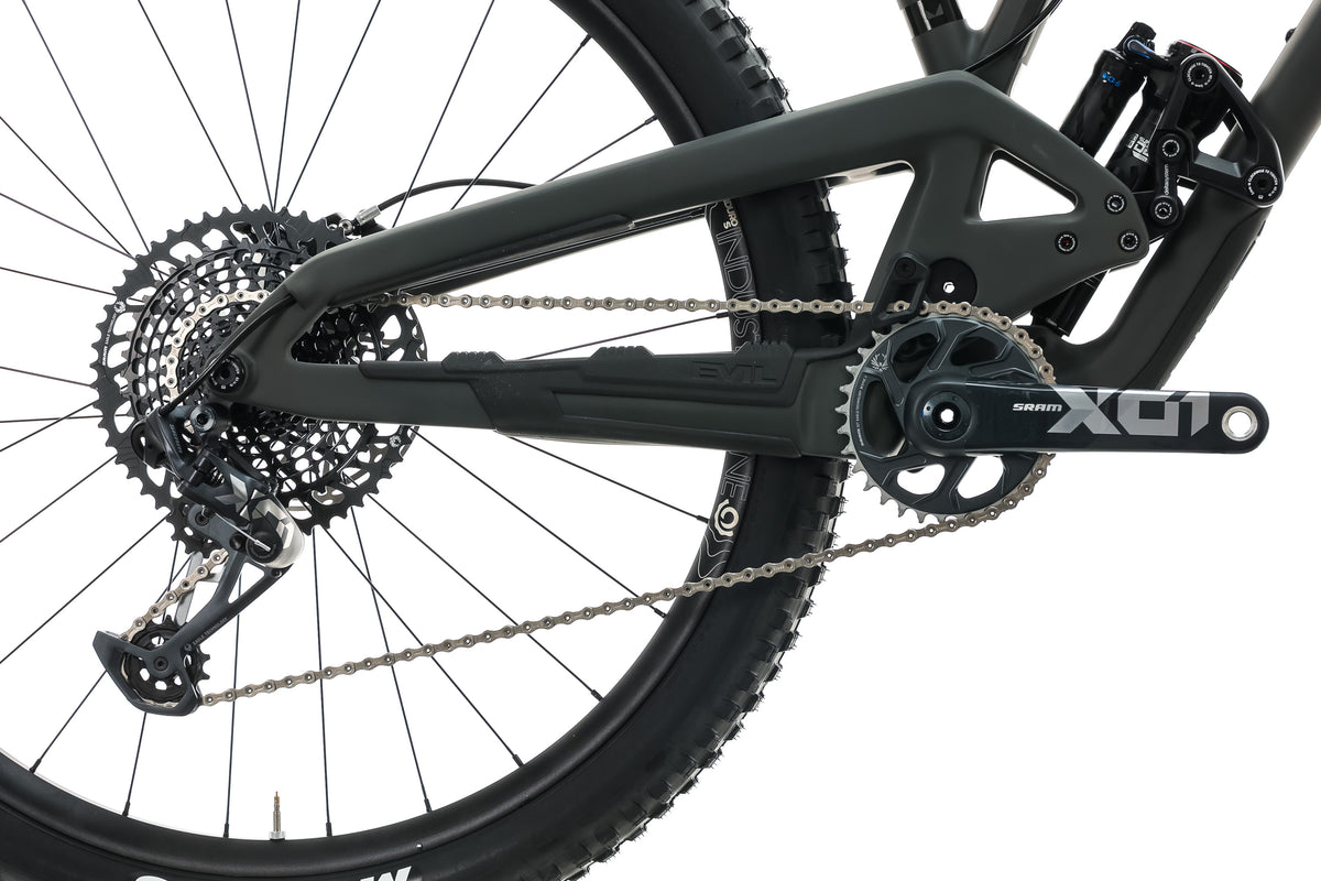 Evil Offering V2 X01 Hydra Mountain Bike 2022, Medium | Weight, Price ...