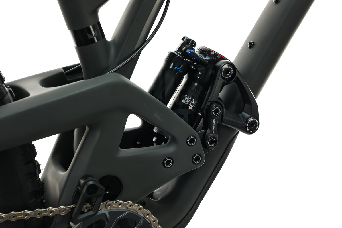 Evil Offering V2 X01 Hydra Mountain Bike 2022, Medium | Weight, Price ...