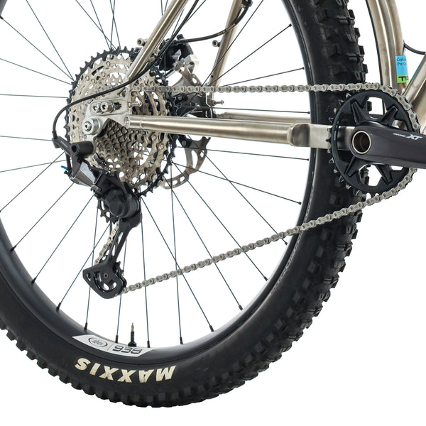 Carver Titanium 420 Mountain Bike - 2018, 19" | The Pro's Closet