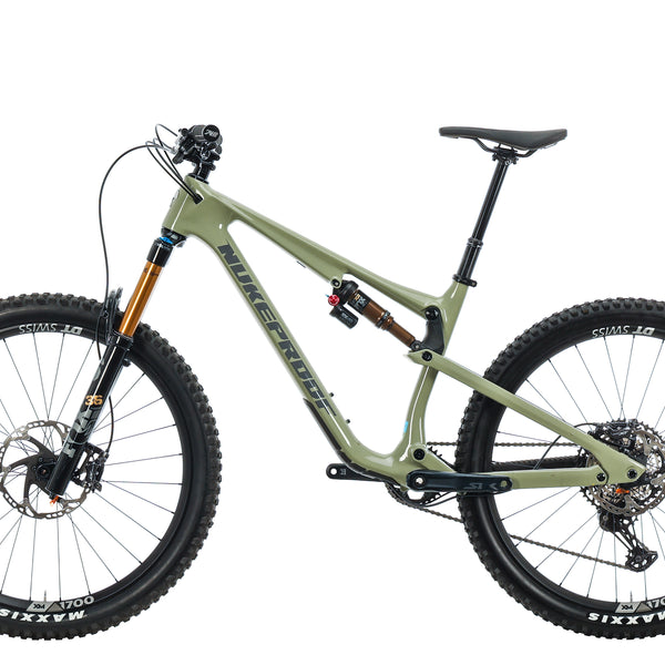 Nukeproof Reactor 275 Carbon Factory Mountain Bi | The Pro's Closet