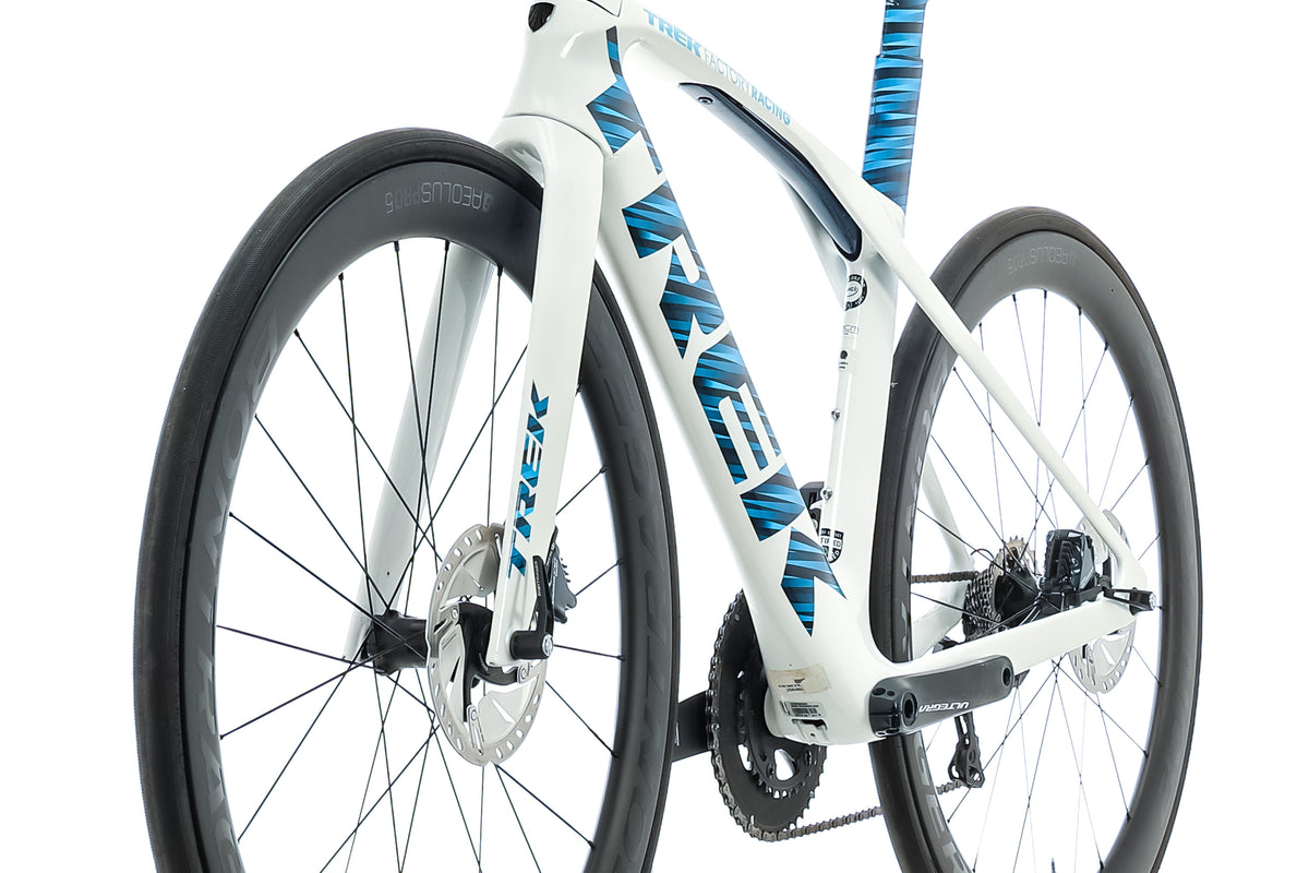 Trek Madone SLR 7 Disc Project One Road Bike - 2 | The Pro's Closet