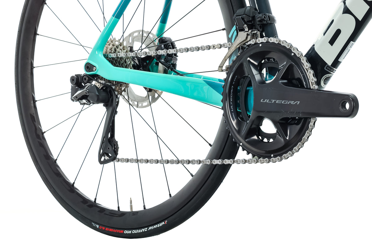 Bianchi Oltre XR3 - Ultegra Di2 Road Bike - 2022, 59cm | The Pro's ...
