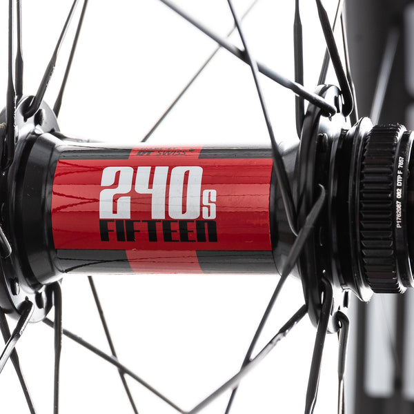 ENVE M60/40 Plus Carbon Clincher 29" Wheelset | The Pro's Closet