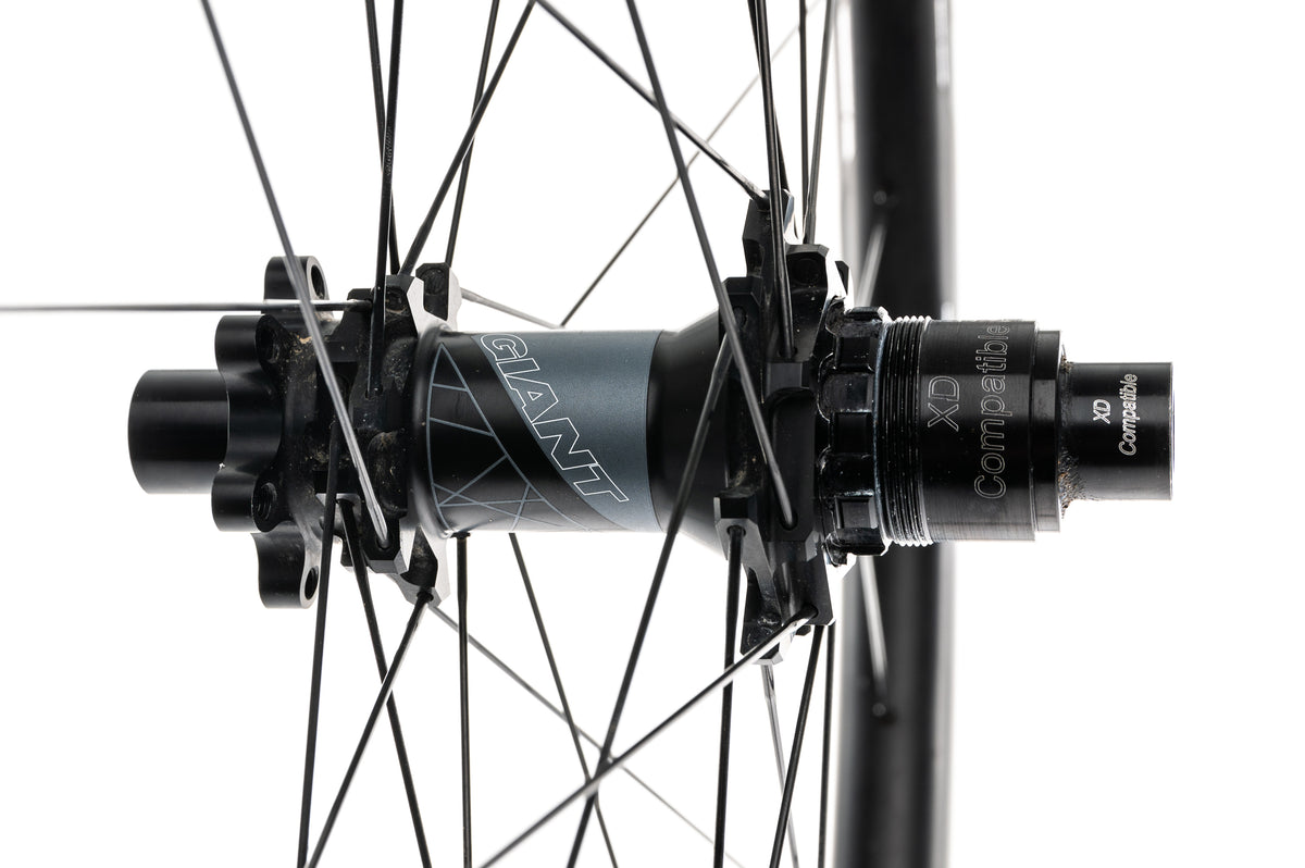 Giant XCR 0 Boost Carbon Tubeless 29" Wheelset | The Pro's Closet