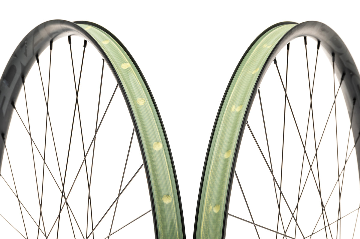 Race Face AR 30 Offset Aluminum Tubeless 29" Whe | The Pro's Closet