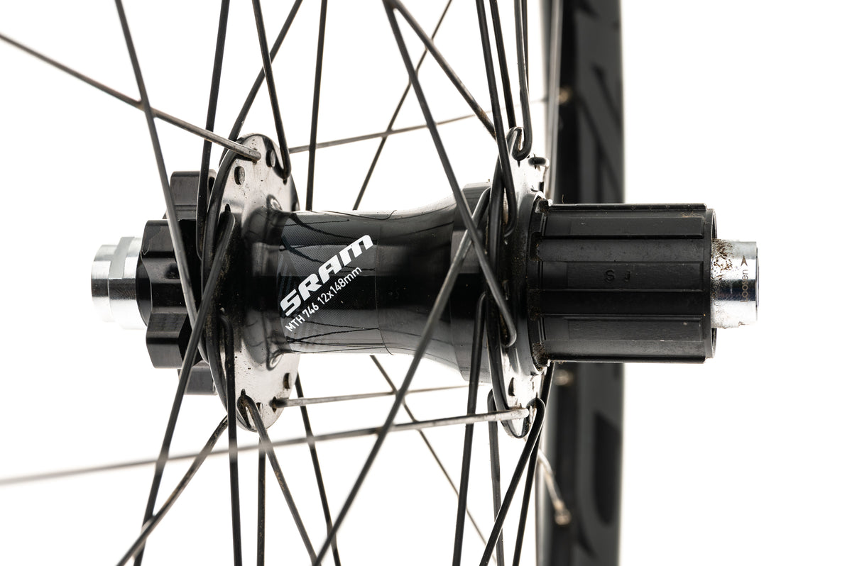 Race Face AR 30 Offset Boost Aluminum Tubeless 2 | The Pro's Closet