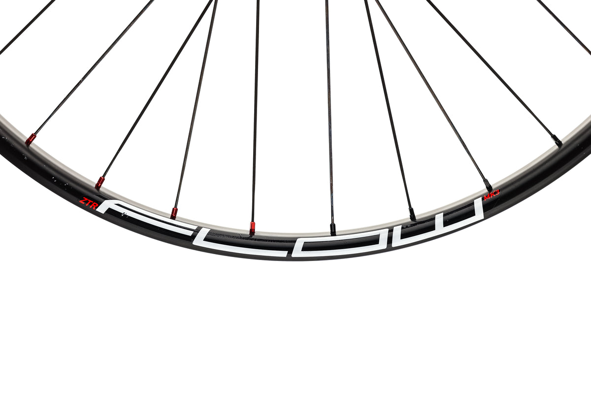 Stan's ZTR Flow MK3 Aluminum Tubeless 29" Front | The Pro's Closet