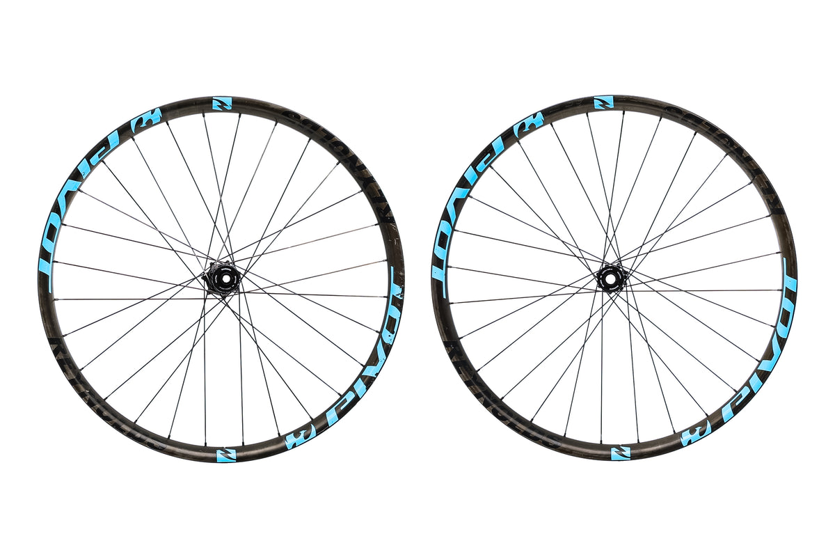 Pivot/Reynolds Plus 407 w/ i9 Hubs Carbon Tubele | The Pro's Closet