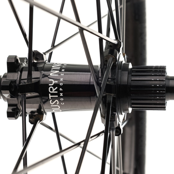 Industry Nine Enduro 355c Carbon Tubeless 29" Re | The Pro's Closet