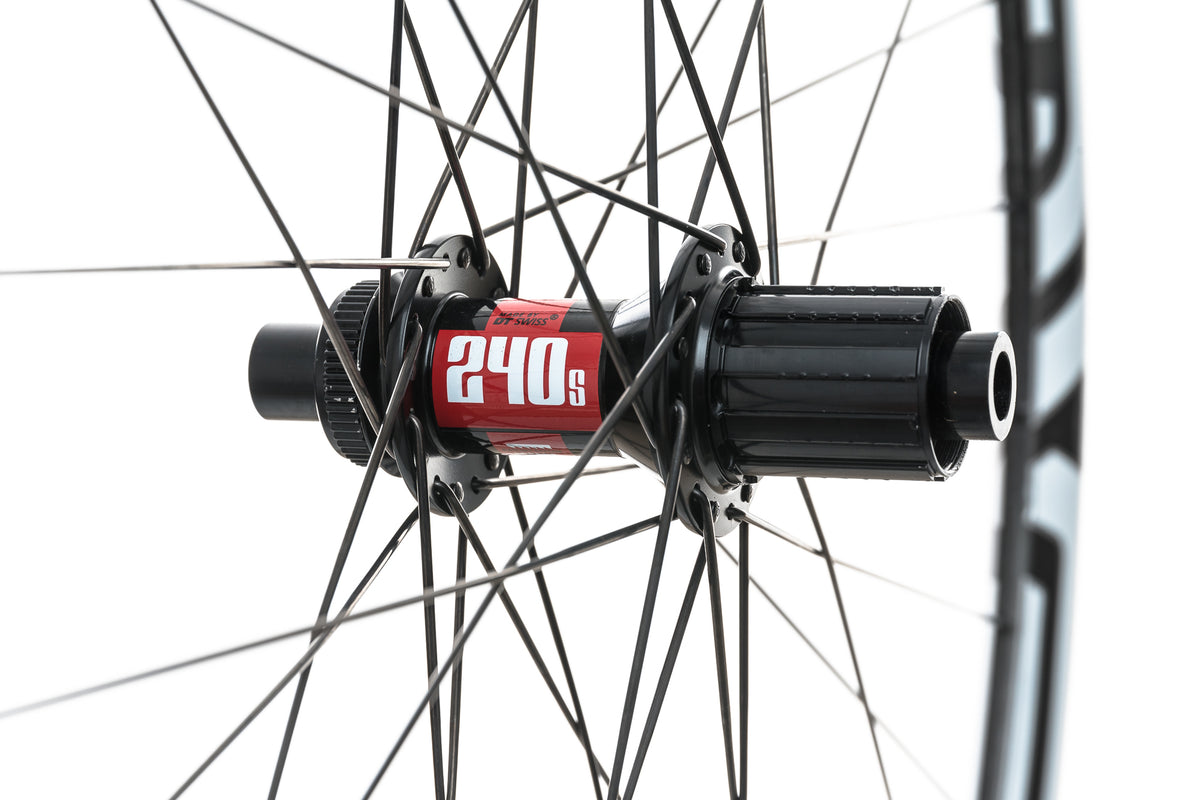 ENVE XC Carbon Tubeless 700c Wheelset | The Pro's Closet