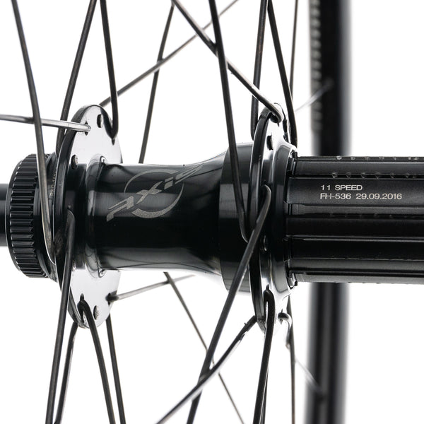 DT Swiss R470 db Aluminum Tubeless 700c Wheelset | The Pro's Closet