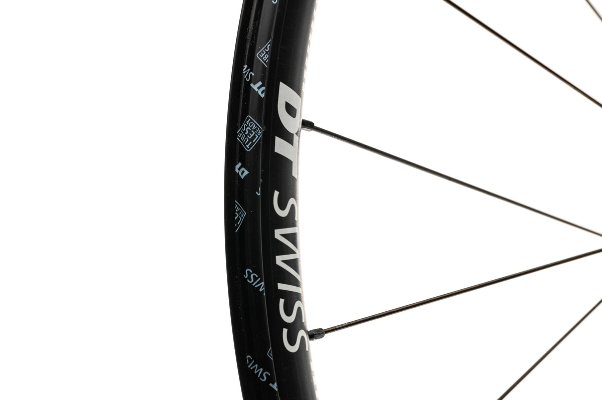 DT Swiss R 470 db Aluminum Tubeless 700c Front W | The Pro's Closet