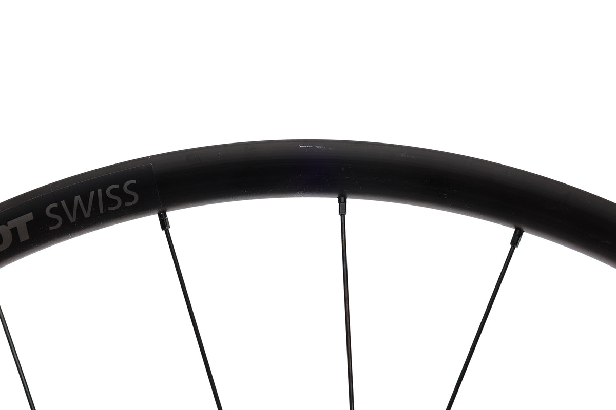 DT Swiss R470 Aluminum Tubeless 700c Wheelset | The Pro's Closet