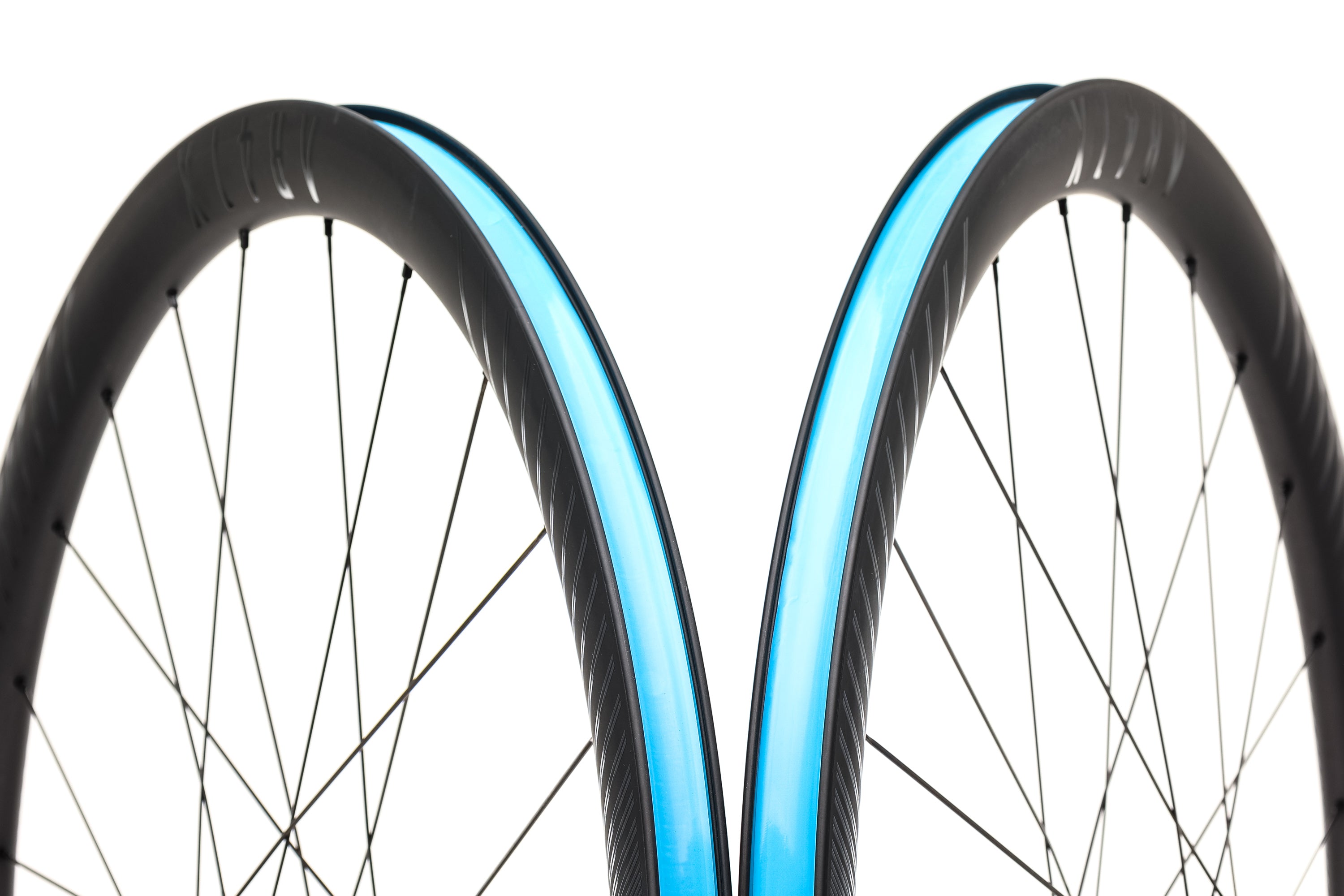 Reynolds AR41 X Disc Carbon Tubeless 700c Wheels | The Pro's Closet